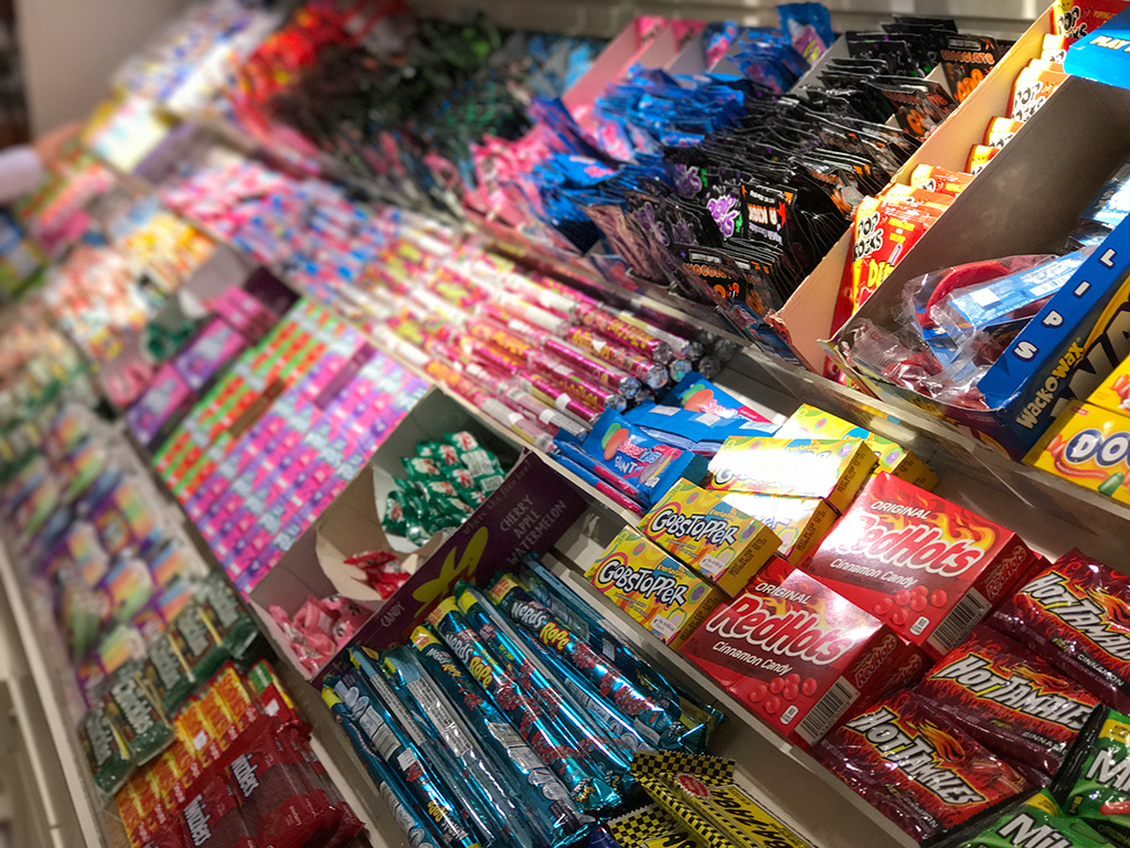 Honest Review of Dylan's Candy Cafe & Bar on Chicago's Magnificent Mile