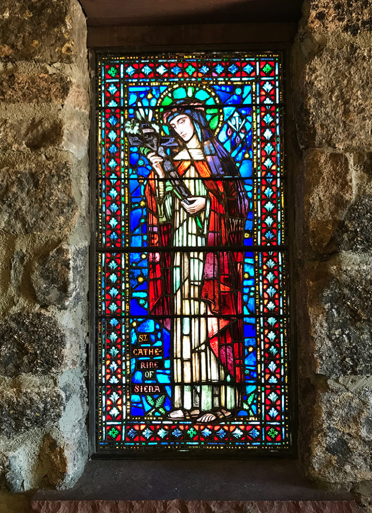 Chapel On The Rock: The St. Catherine of Siena Chapel in Allenspark, CO